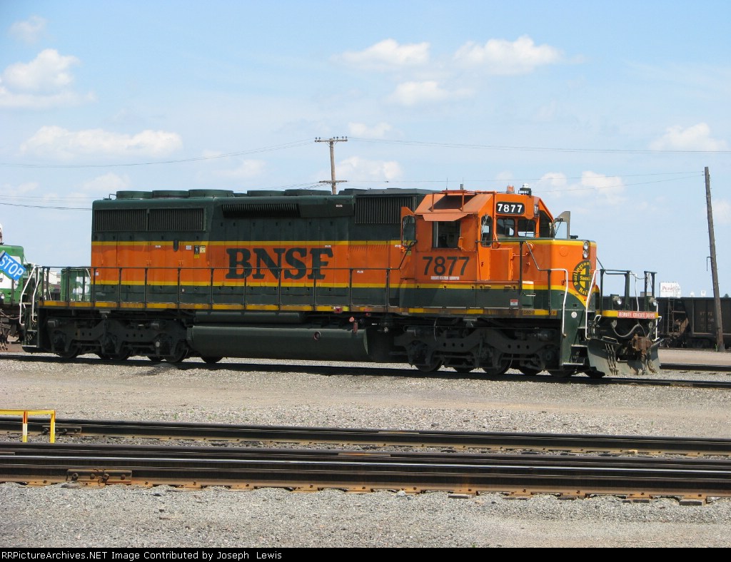 BNSF 7877 RCO Engine at 28th Street Yard